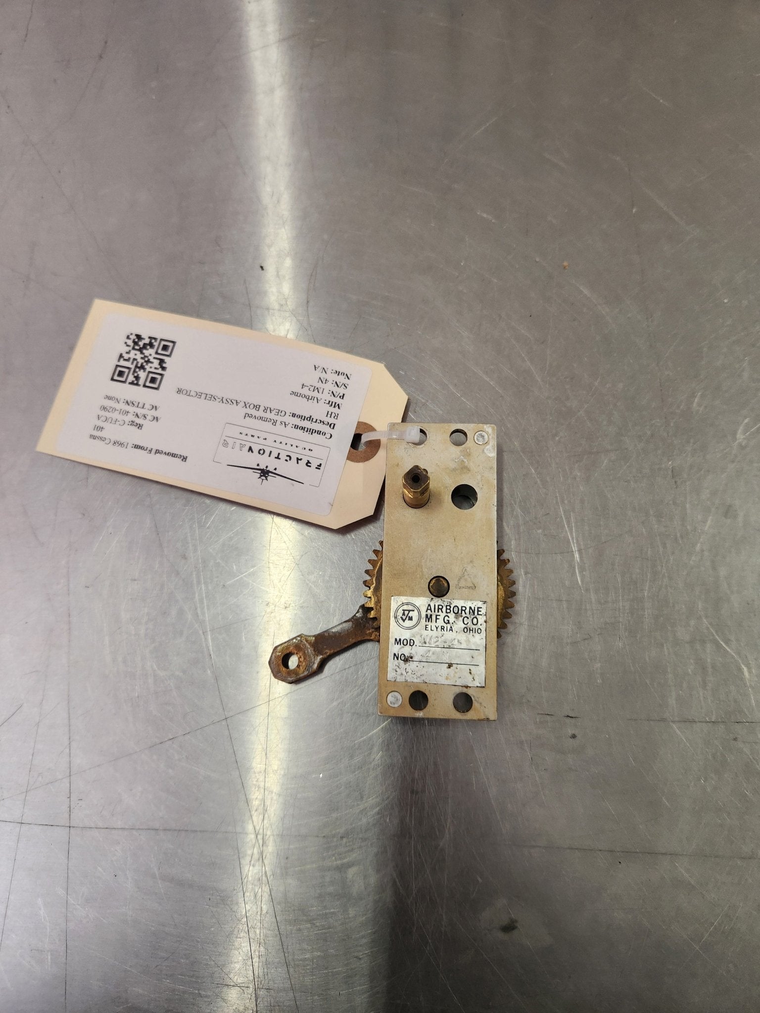 1M2-4 Airborne GEAR BOX ASSY-SELECTOR RH 5015104-4 - FractionAIR Parts