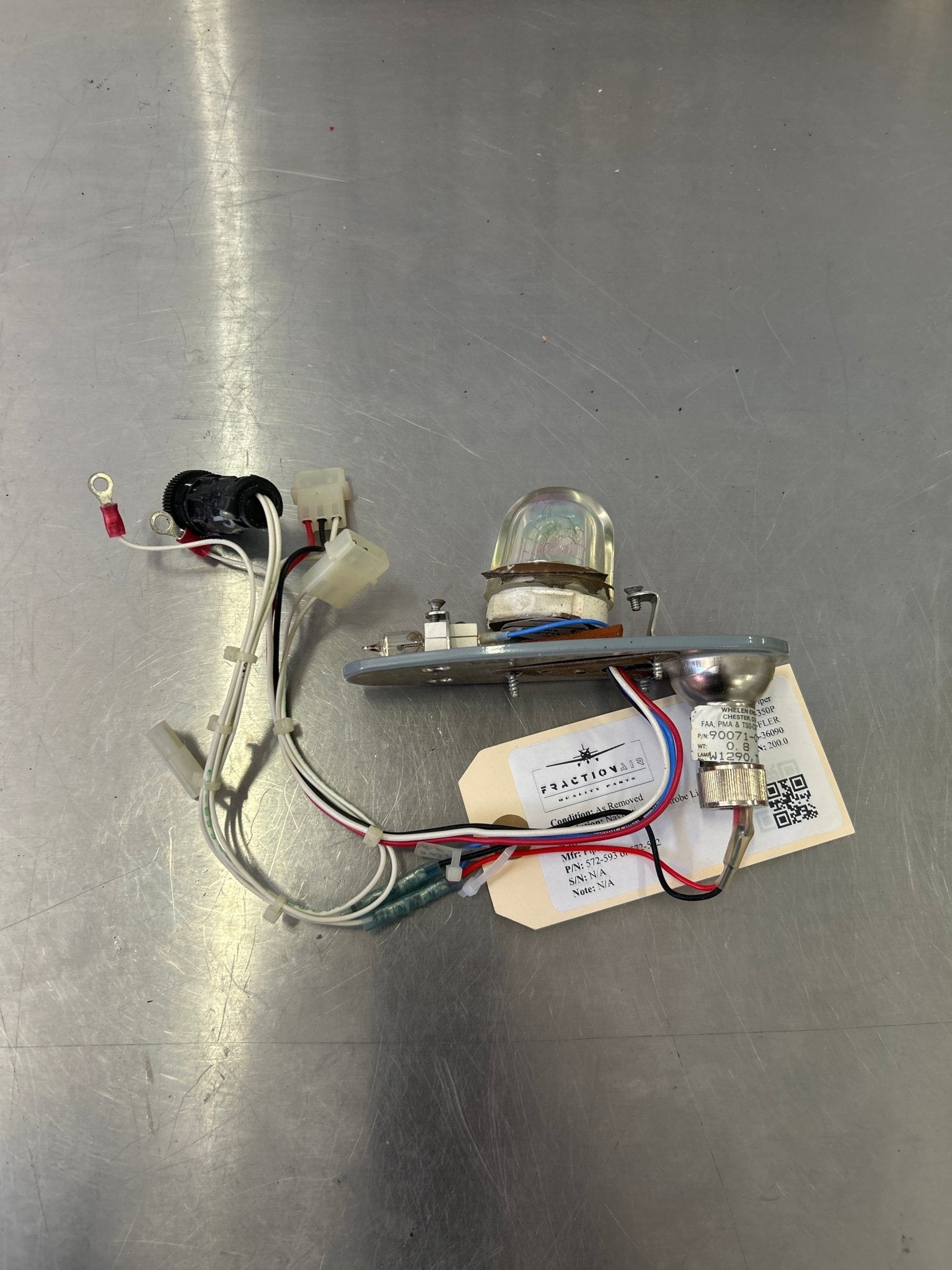 572-593 or 572-592 Piper Navigation and Strobe Light Assy LH or RH ...