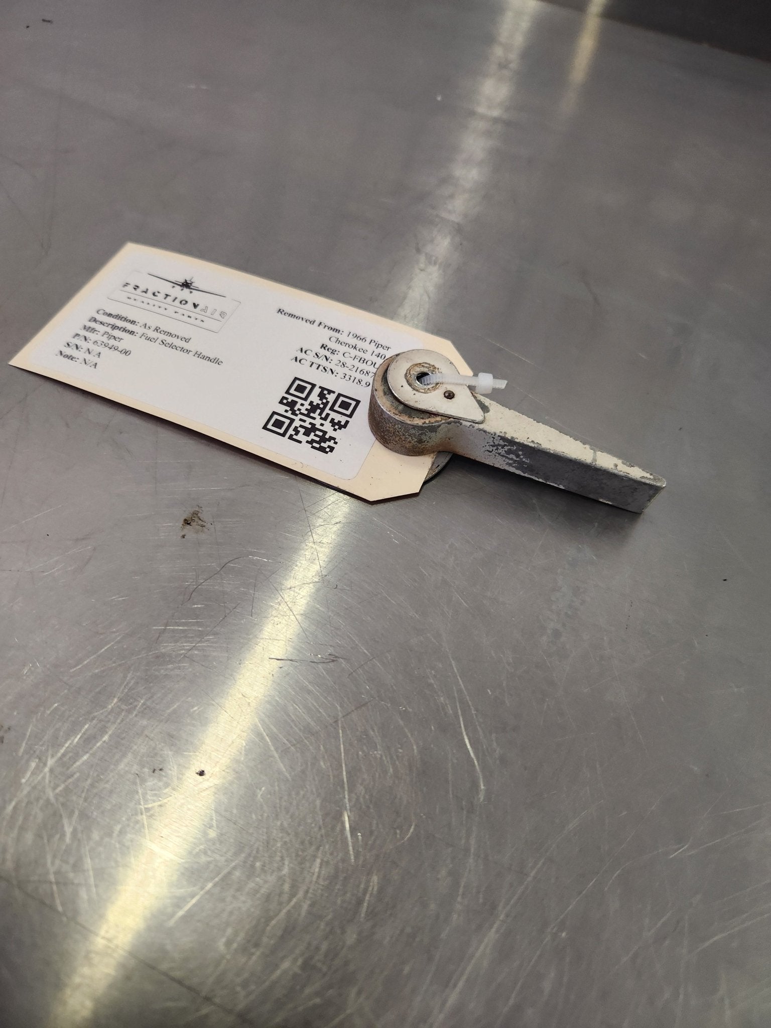 63039-00 Piper Handle Door - Upper - White - FractionAIR Parts