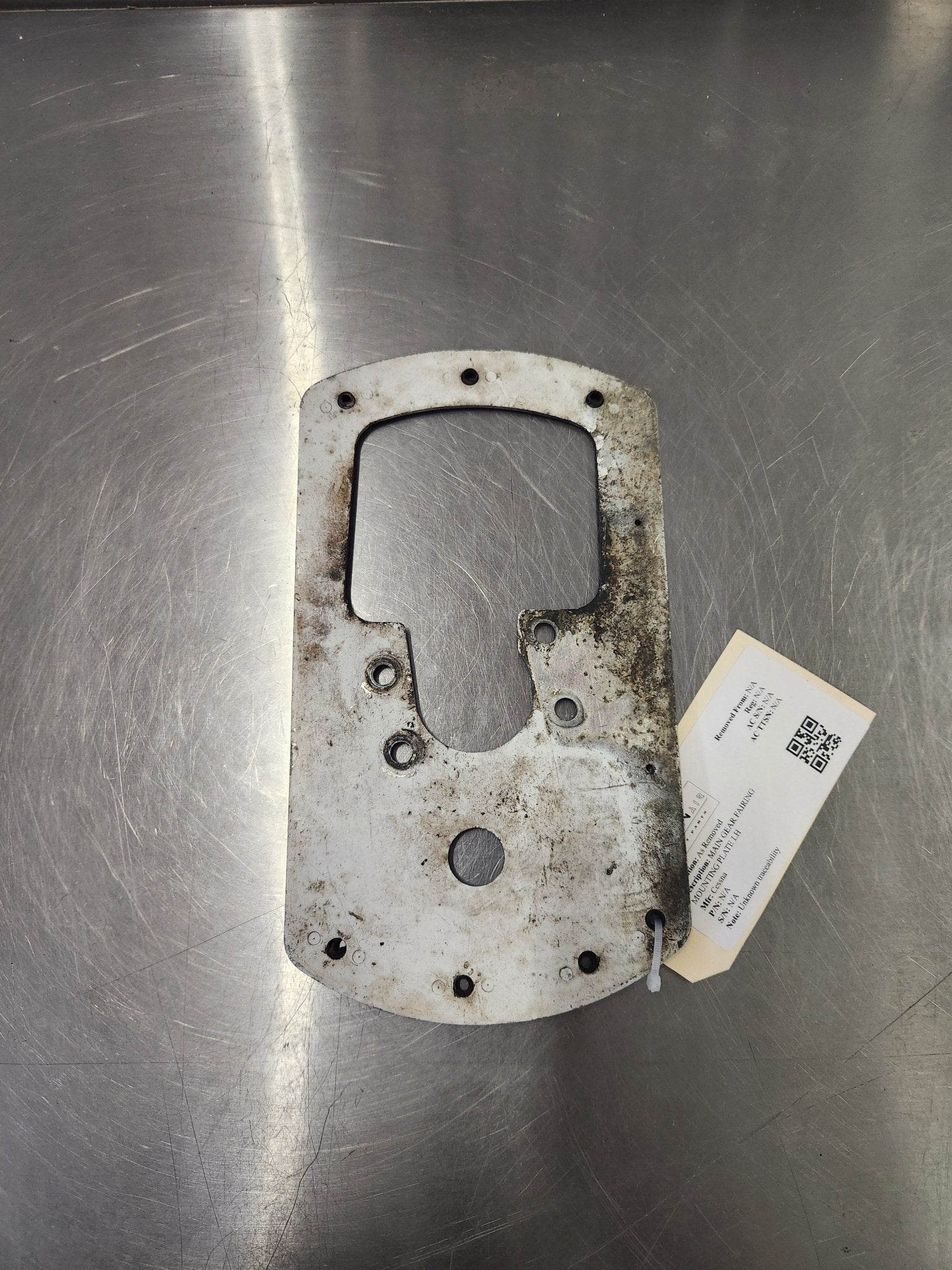 Cessna MAIN GEAR FAIRING MOUNTING PLATE LH - FractionAIR Parts