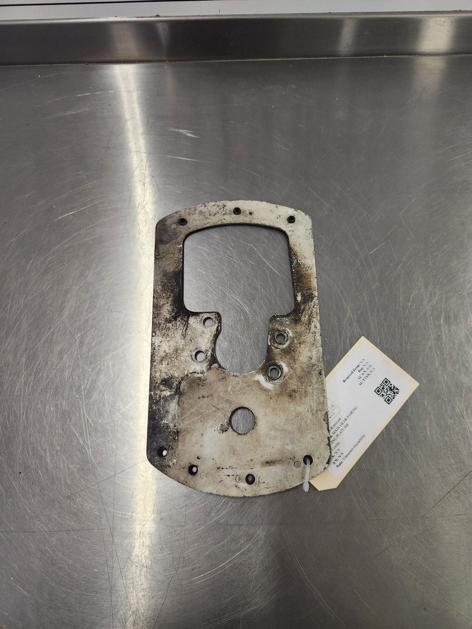 Cessna MAIN GEAR FAIRING MOUNTING PLATE RH - FractionAIR Parts